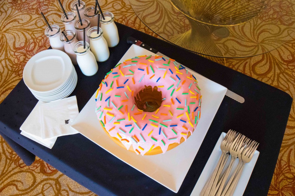 At This Hotel You Can Order a Giant Donut Delivered To Your Room ...