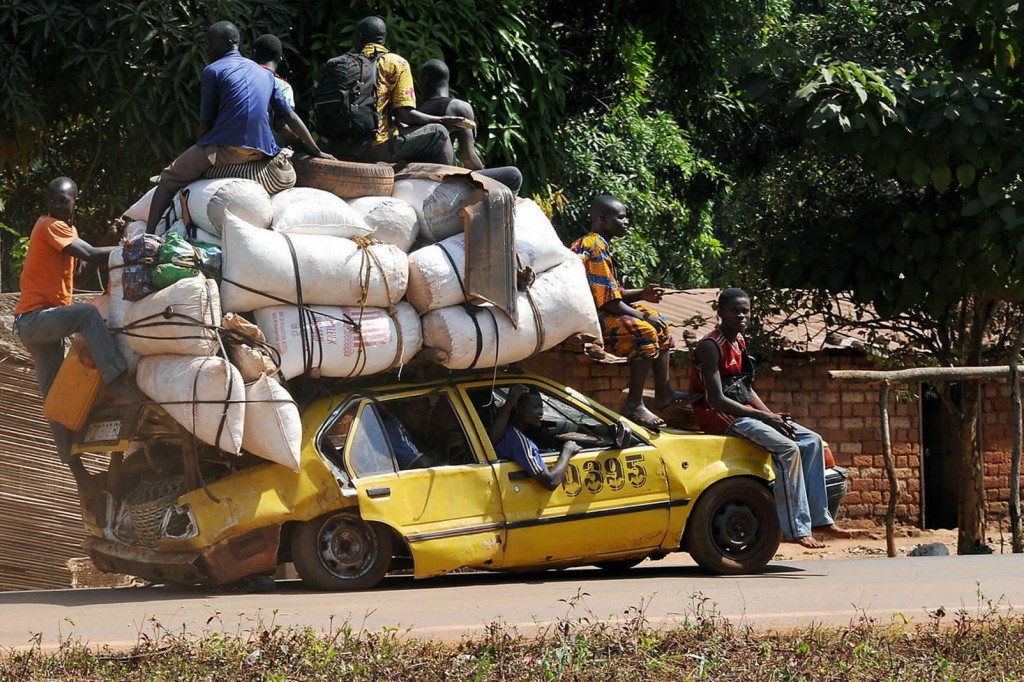 25 Overloaded Vehicles That Look Like Collapsing Every Minute