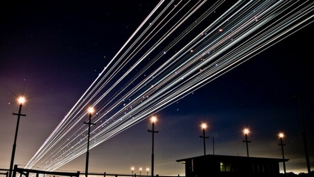 16 Long Exposure Photos of Airplanes Taking Off