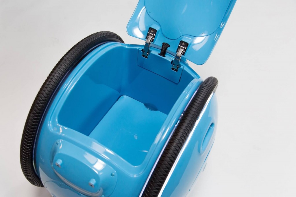 The Gita Robot Carrier by Piaggio Will Follow You Anywhere And Carry ...