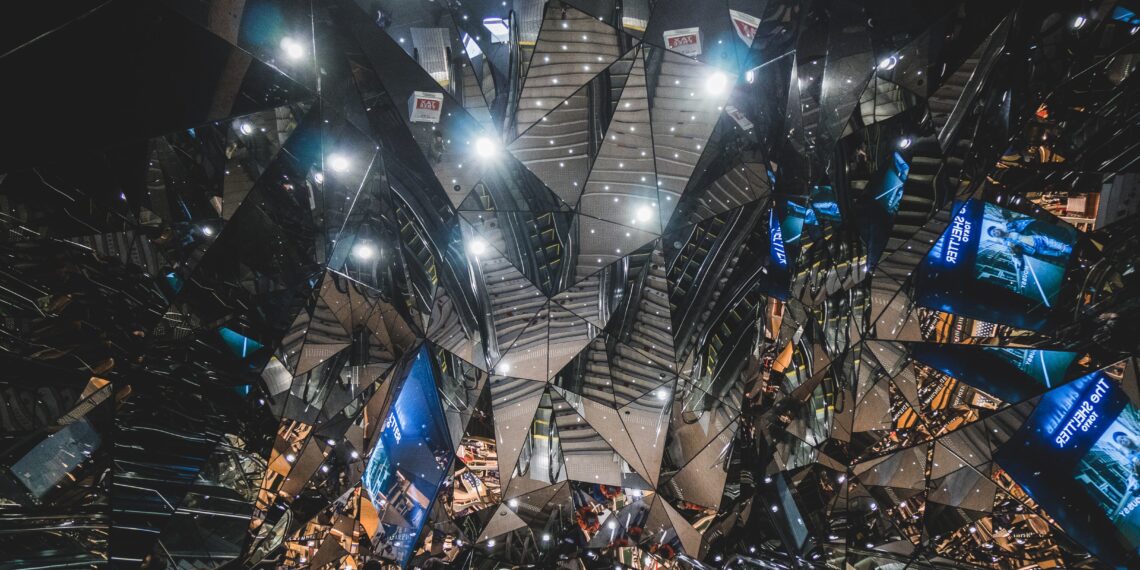 9 Interesting Facts about Mirrors