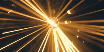 9 Interesting Facts about Mirrors